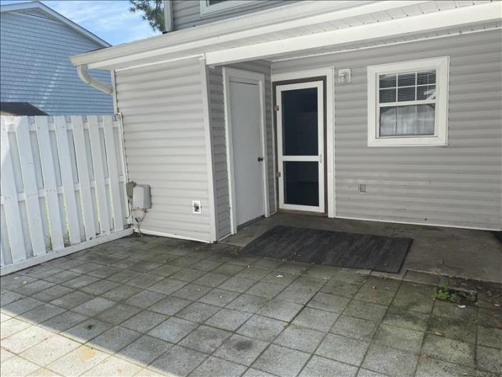 6301 Timberline Unit H - Five Star Property Management
